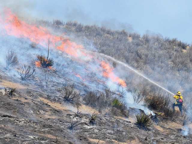 UPDATE: Castaic wildfire now fully contained
